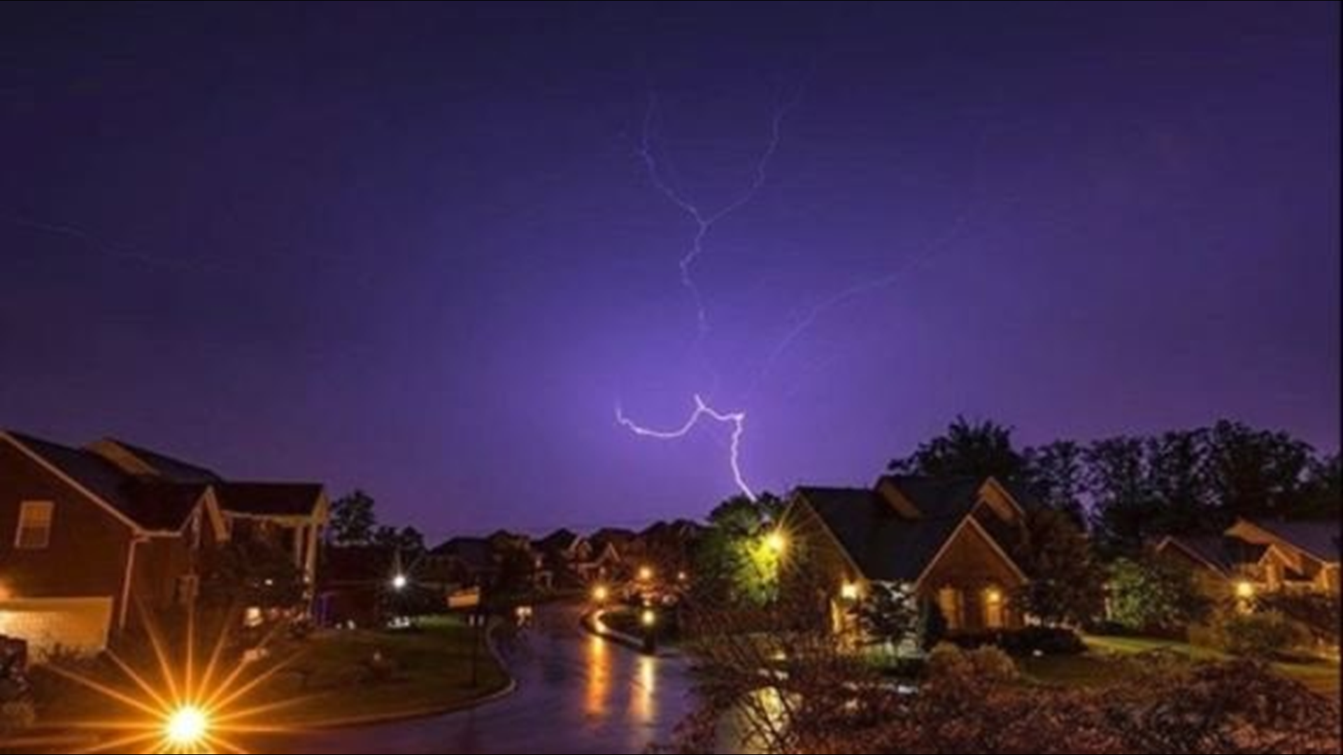 Thousands lose power after strong storms rush through East Tennessee ...