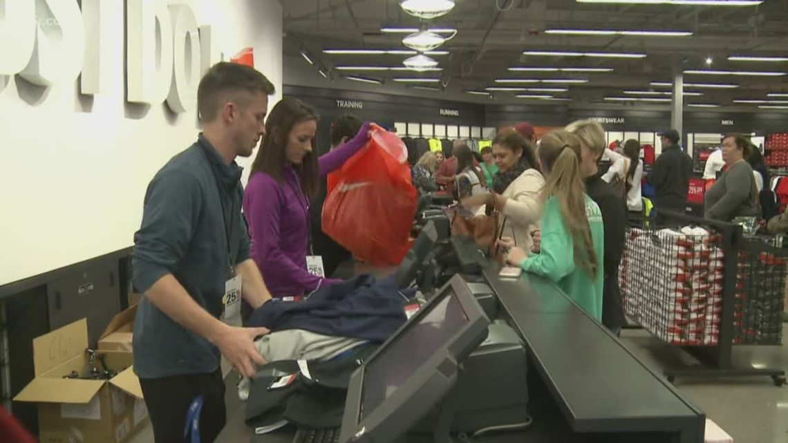 Experts encourage early Christmas shopping | wbir.com