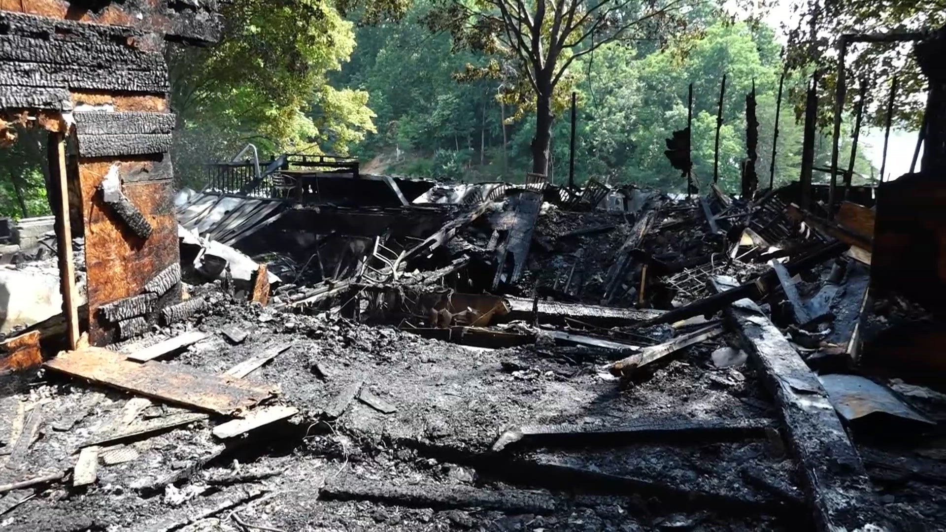 Cheers at Choto Marina destroyed after early morning fire | wbir.com