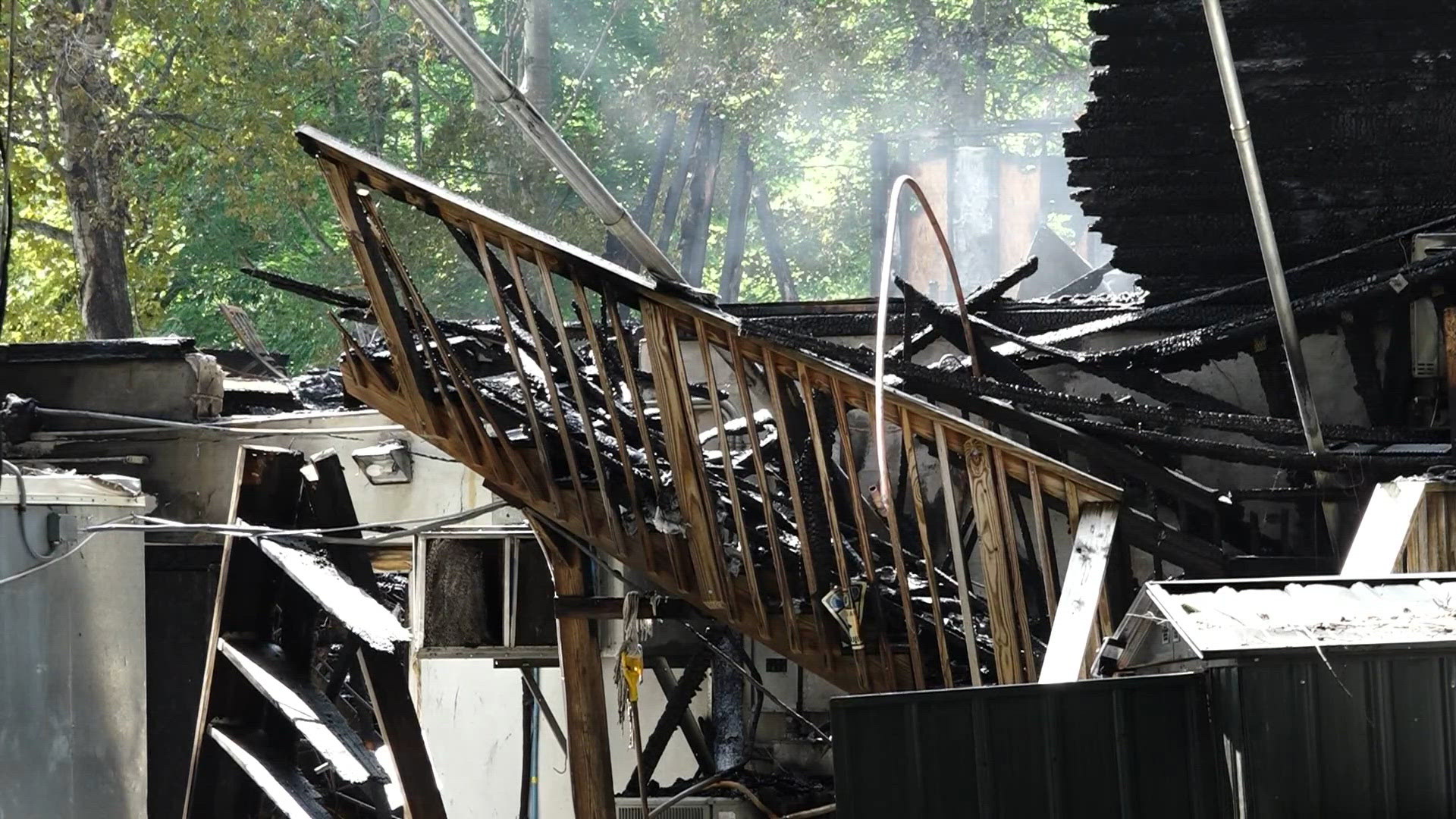 Cheers at Choto Marina destroyed after early morning fire | wbir.com