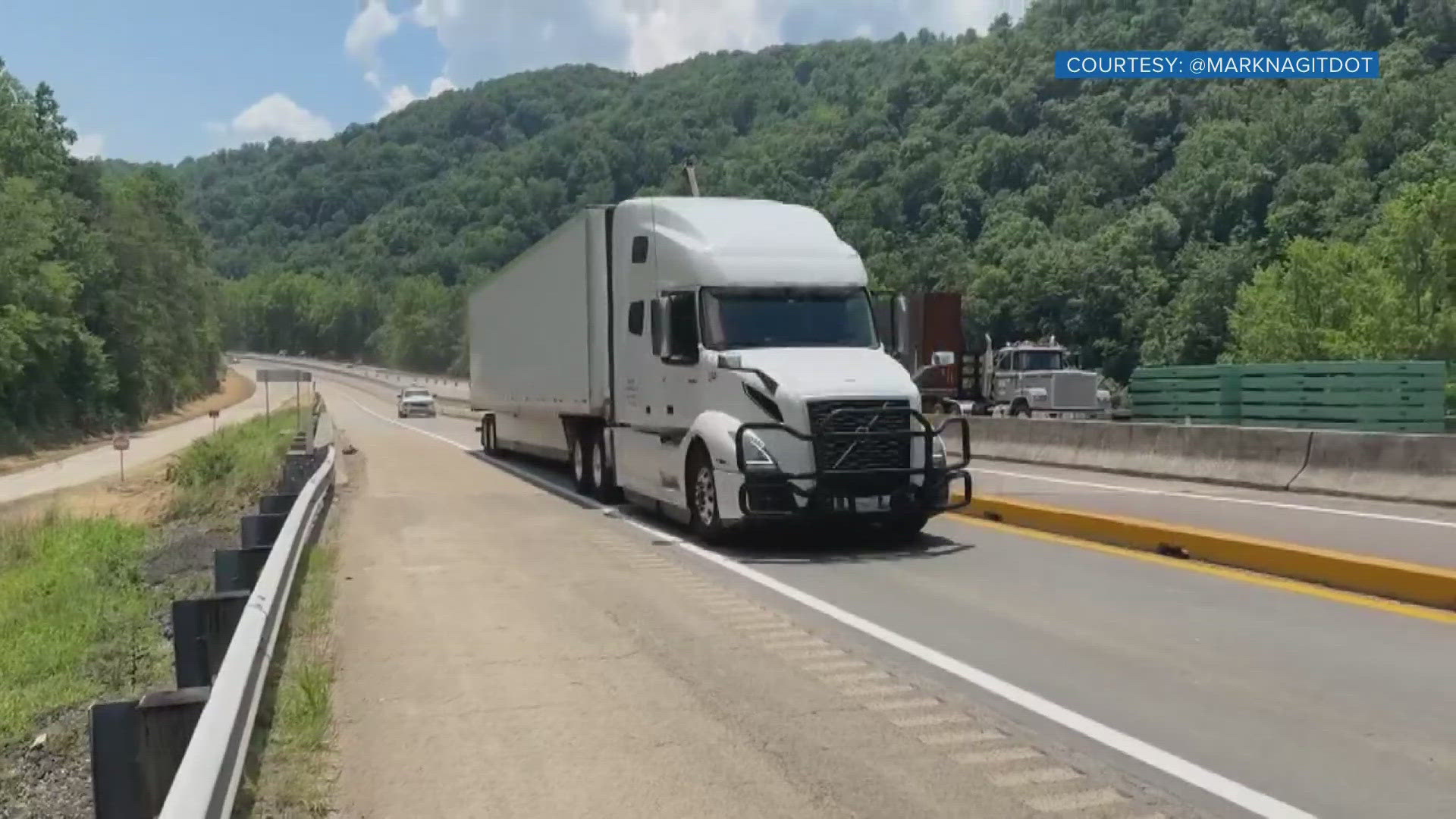 TDOT: Alcoa Highway lanes reopen after downed power lines | wbir.com