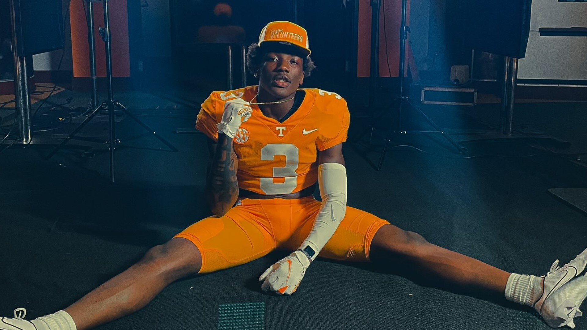4-star class of 2024 wide receiver Mazeo Bennett commits to Vols | wbir.com