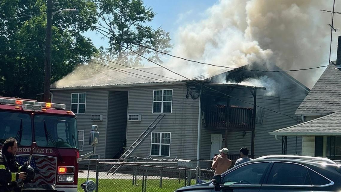 KFD: West Knoxville apartment fire displaces 14, no injuries reported ...