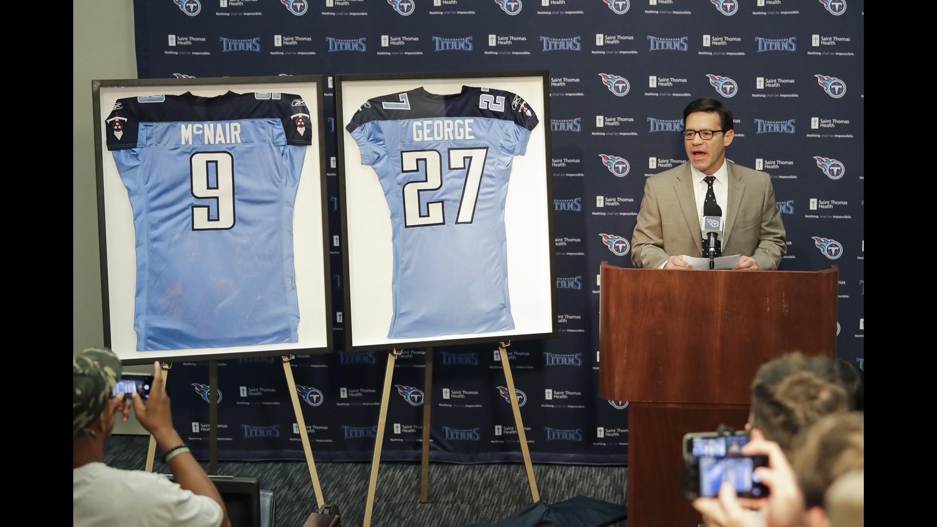Mike Keith, Voice of the Tennessee Titans, celebrates 25 years | wbir.com