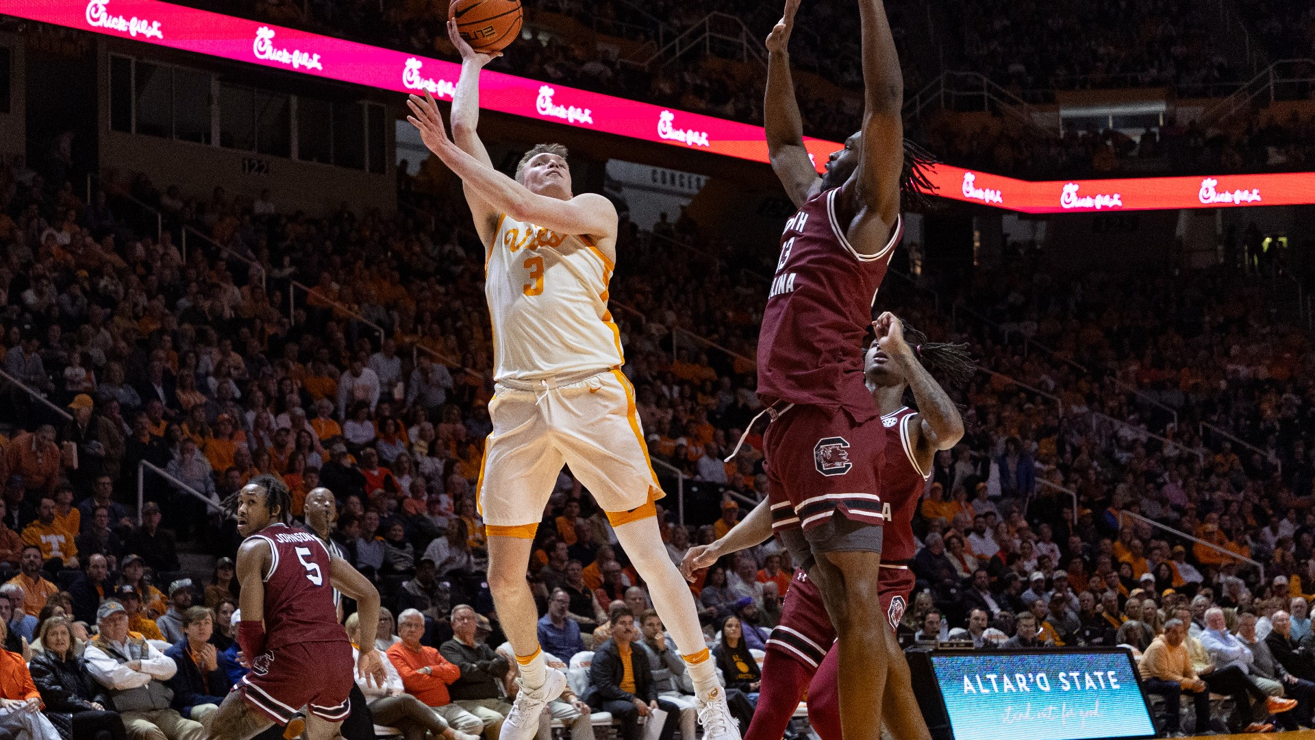 No. 5 Tennessee men’s basketball falls to South Carolina, 63-59 | wbir.com