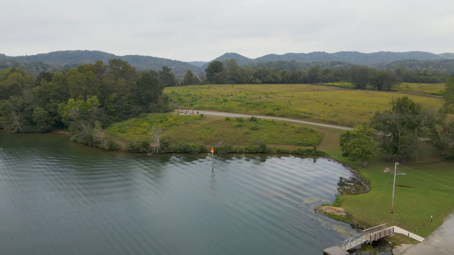 Volunteers remove 1,878 pounds of trash from Melton Hill Lake | wbir.com