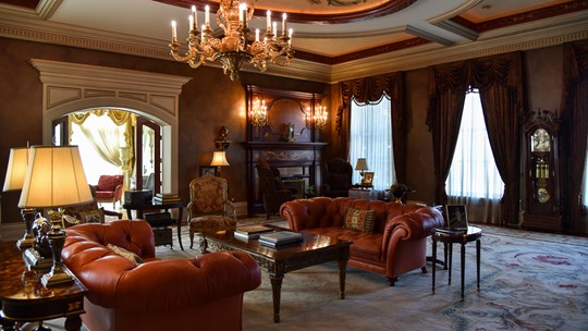 The DeBusk Mansion, biggest house in Knox County | wbir.com