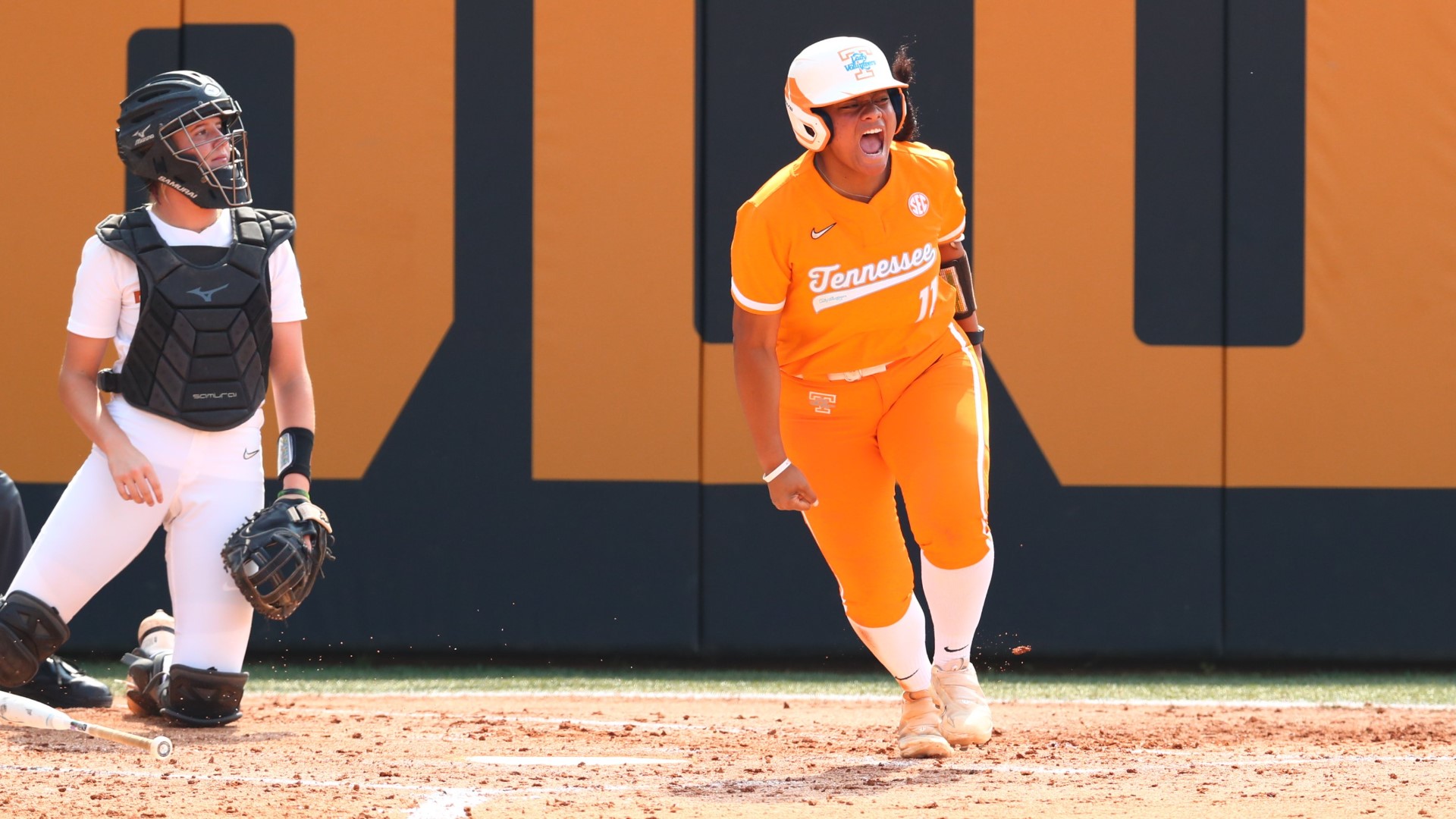 Tennessee softball tops Texas in first game of Super Regional | wbir.com