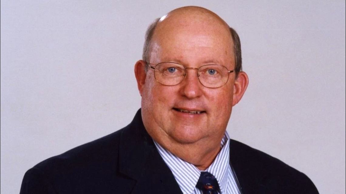 Legendary East Tennessee anchor Johnny Wood passes away | wbir.com