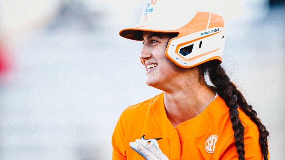 No. 4 Tennessee softball sweeps No. 8 LSU with 9-2 win | wbir.com
