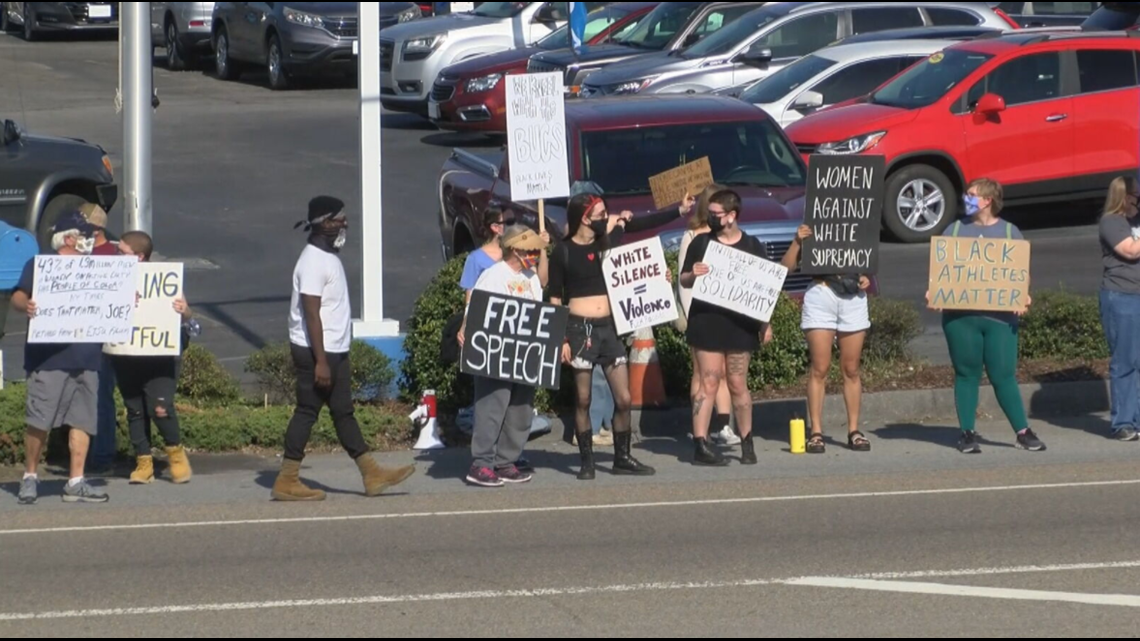Protesters rally outside Johnson City Honda in support of former ETSU ...