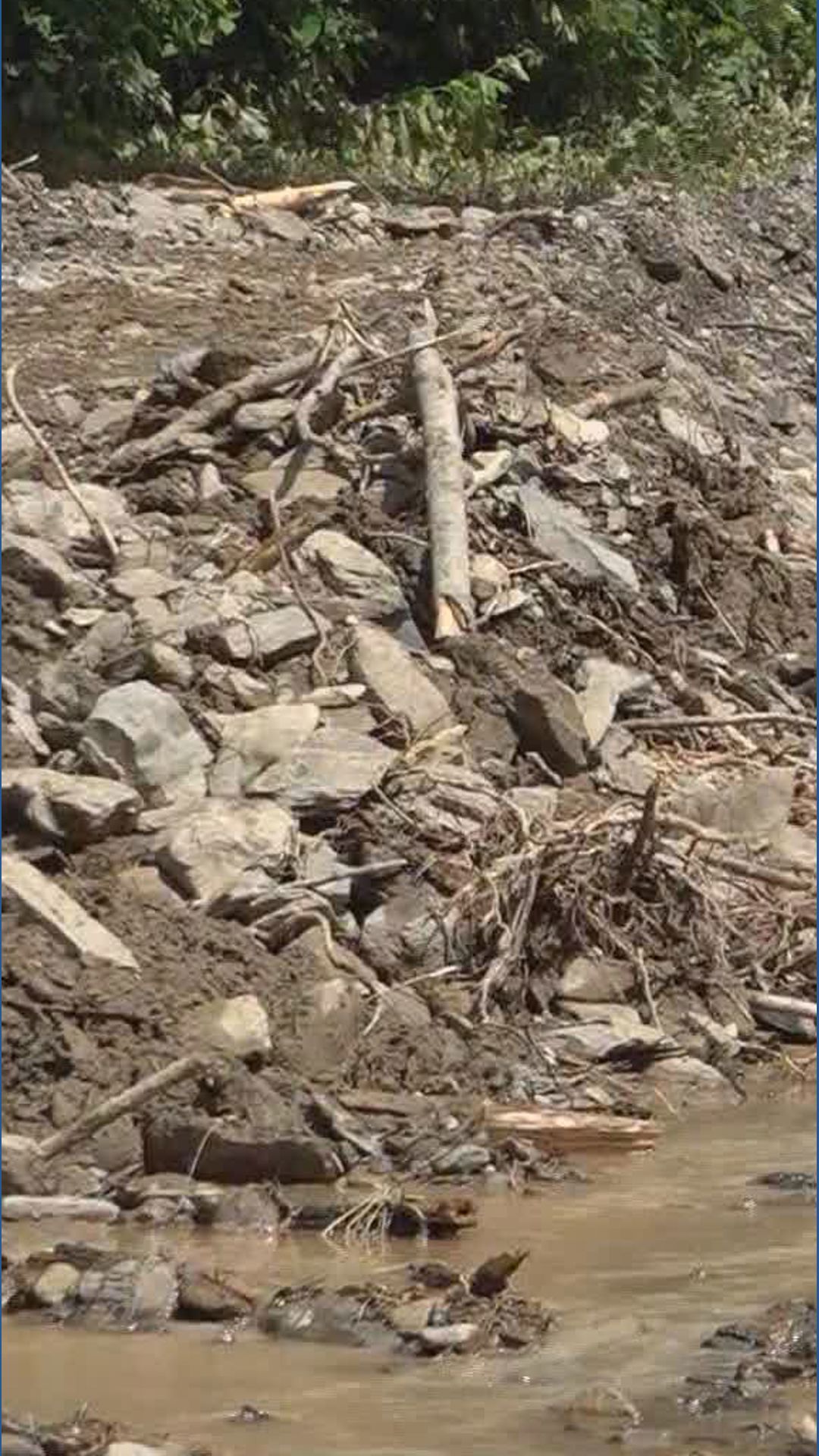 Officials give update on I-40 rockslide and flooding closure in Cocke ...