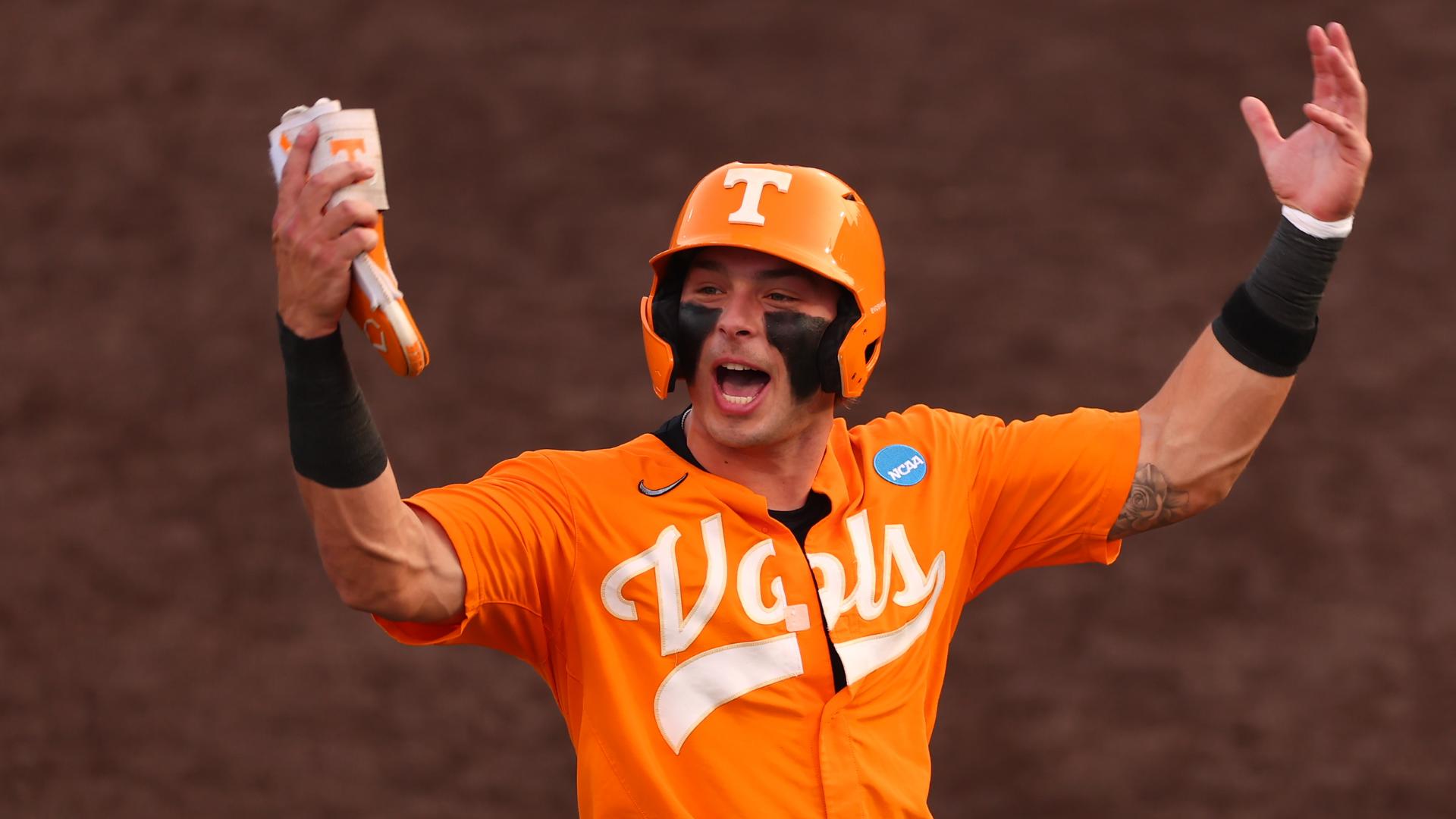 Tennessee Baseball routs Cincinnati 10-6, advances to Regional Final ...