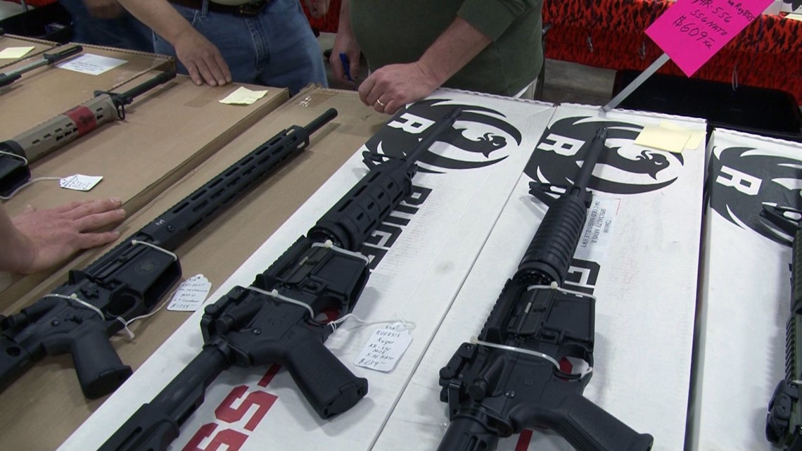 Knoxville City Council votes 8-1 in favor of banning gun shows on city ...