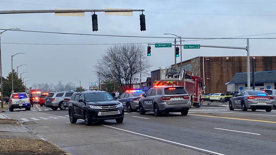Drag race ends in deadly crash on Magnolia Avenue in Knoxville | wbir.com
