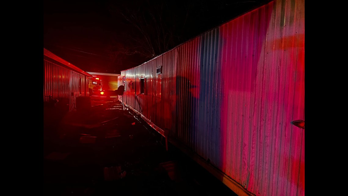 Halls mobile home fire injures three | wbir.com