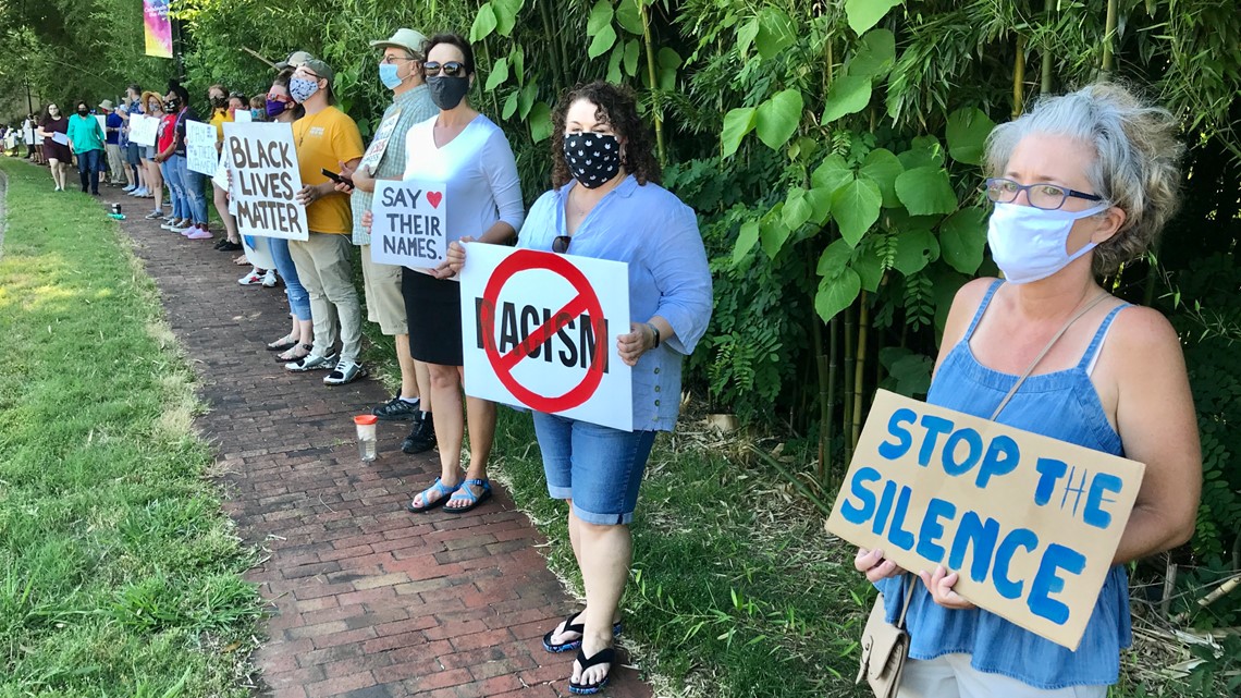 Hundreds form silent protest in Blount County to end silence | wbir.com