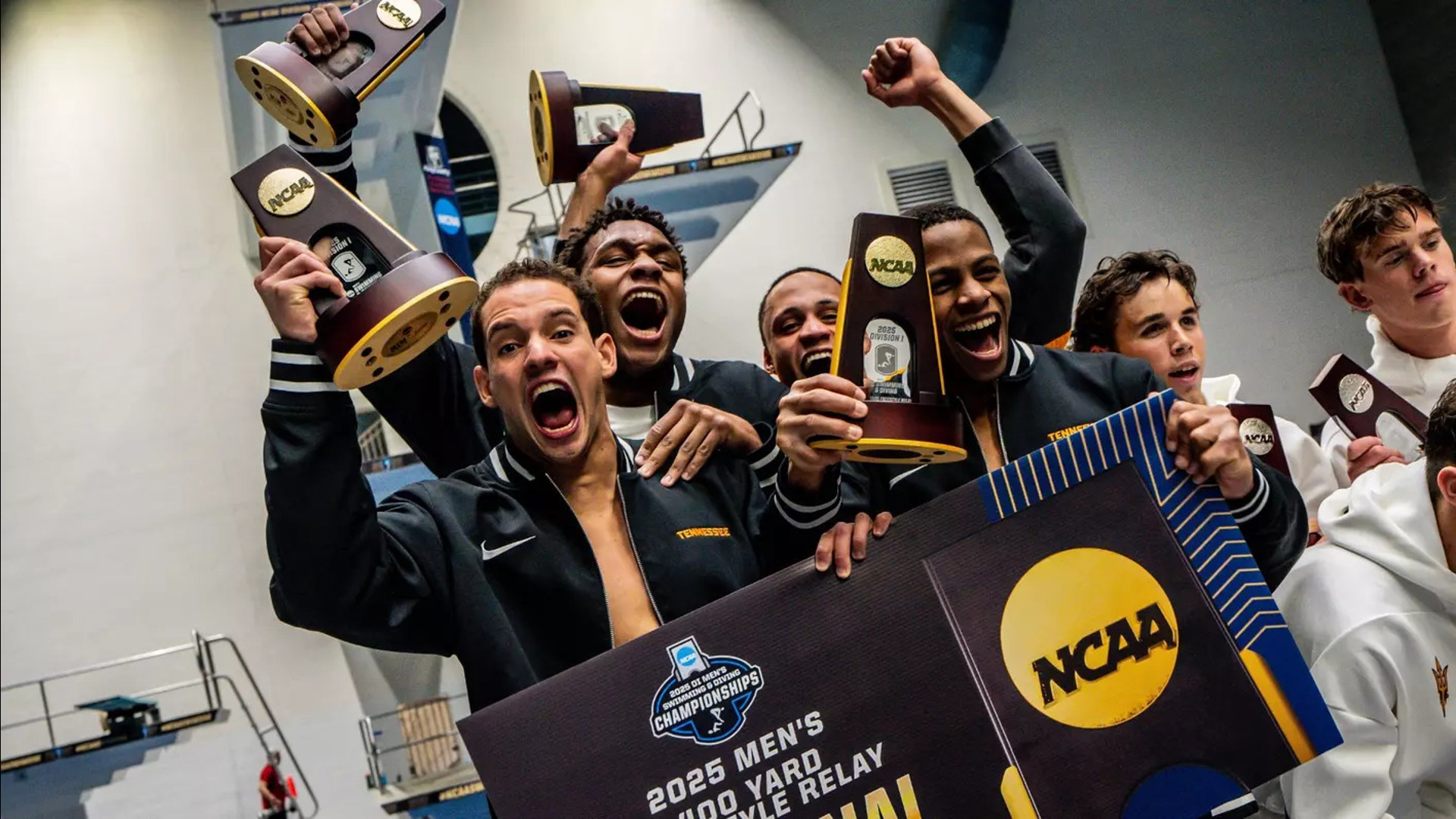 'Hate propaganda' flyers tied to the KKK found across East Tennessee ...