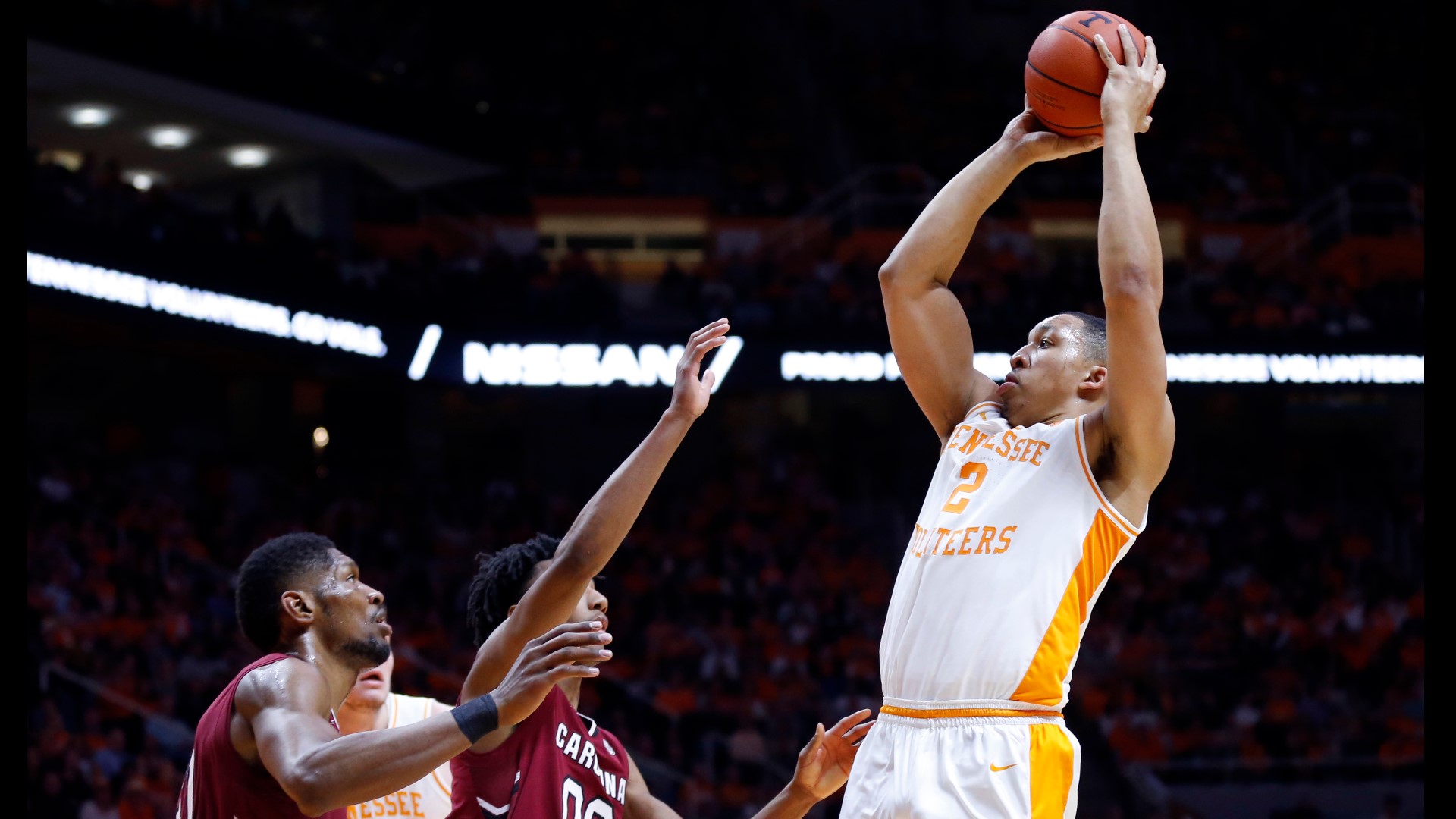 Fans celebrate a stunning season for the University of Tennessee men's ...