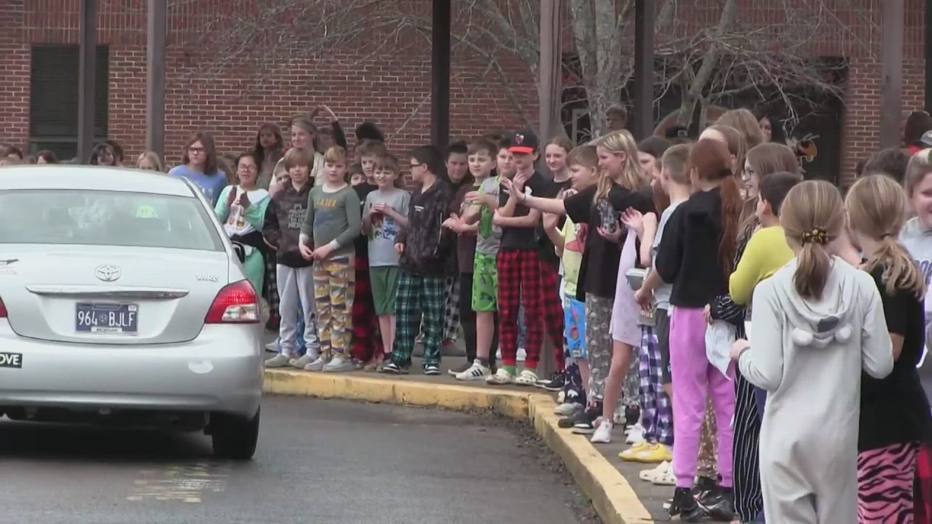 Coalfield school shows support for fellow student fighting leukemia ...