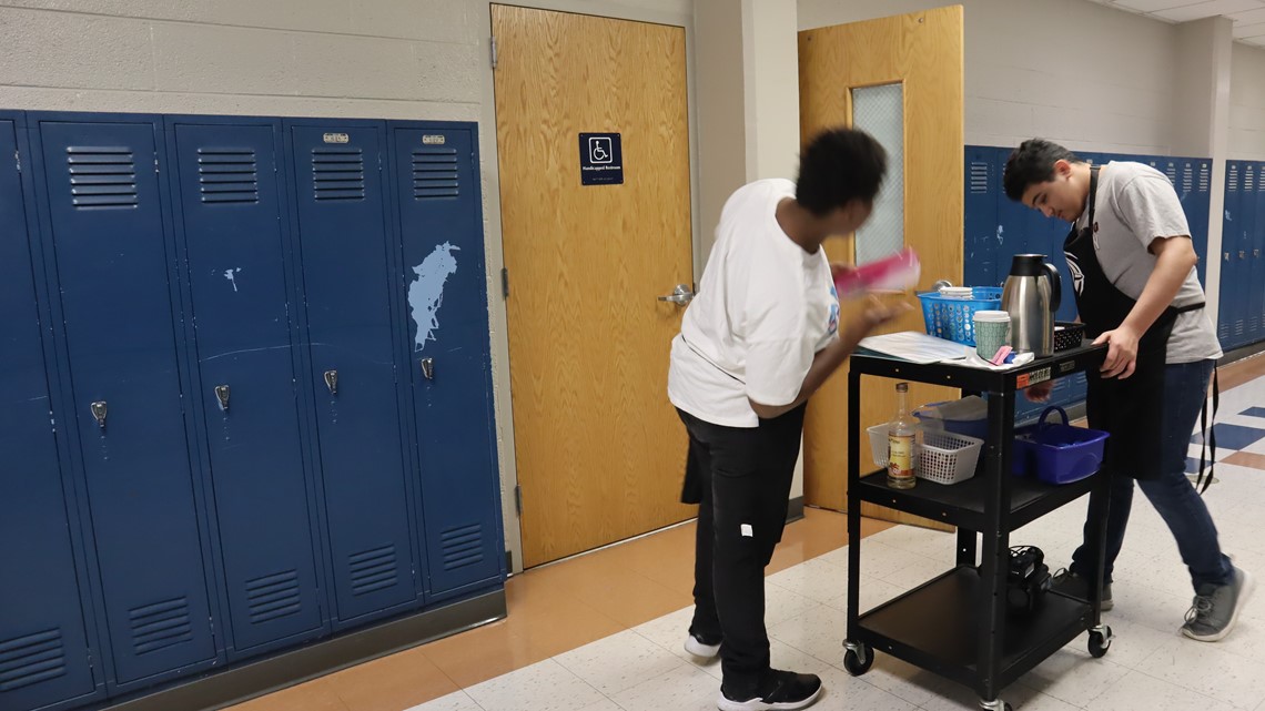 Special Education students run coffee cart business | wbir.com