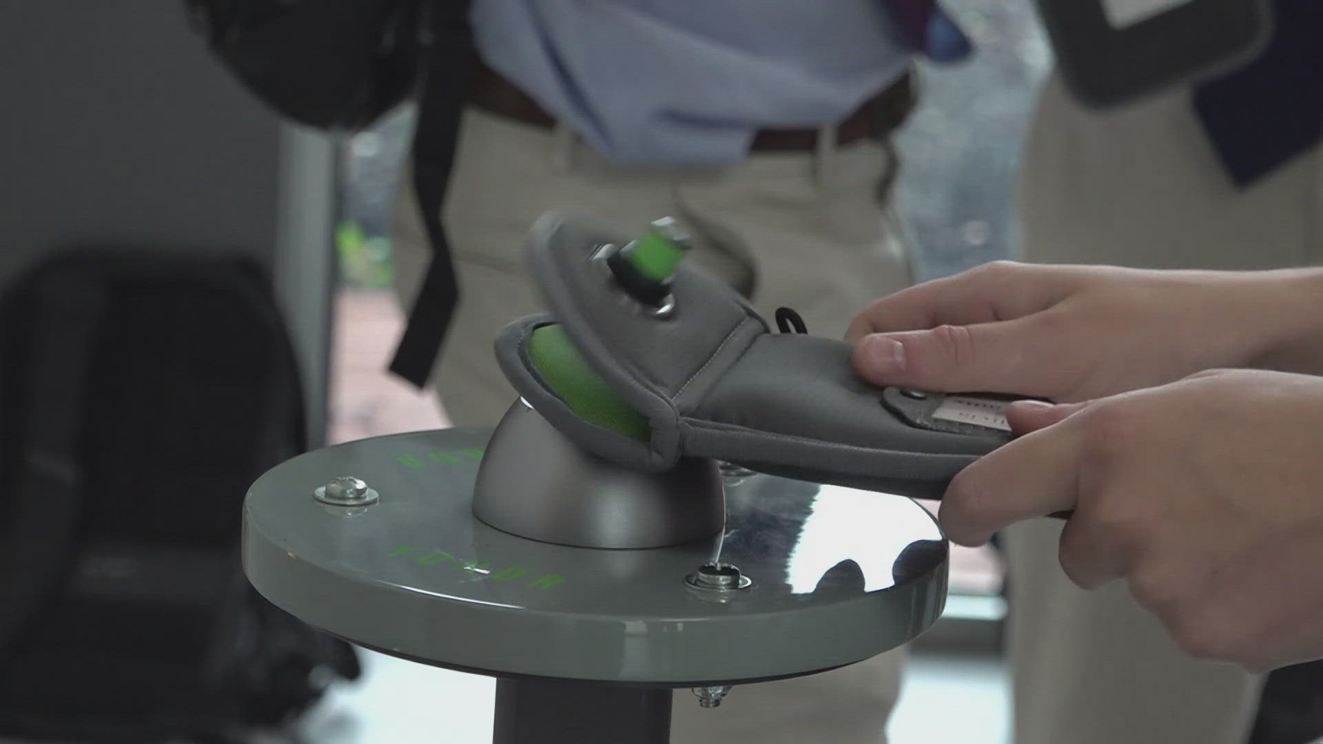 Knoxville schools embrace locked phone pouches for students | wbir.com