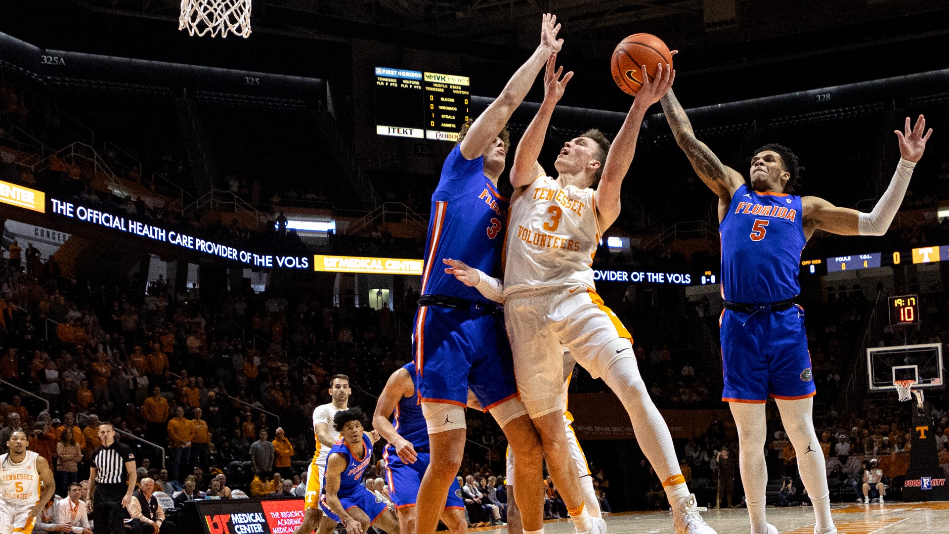 No. 6 Tennessee takes down SEC rival Florida, 85-66 | wbir.com