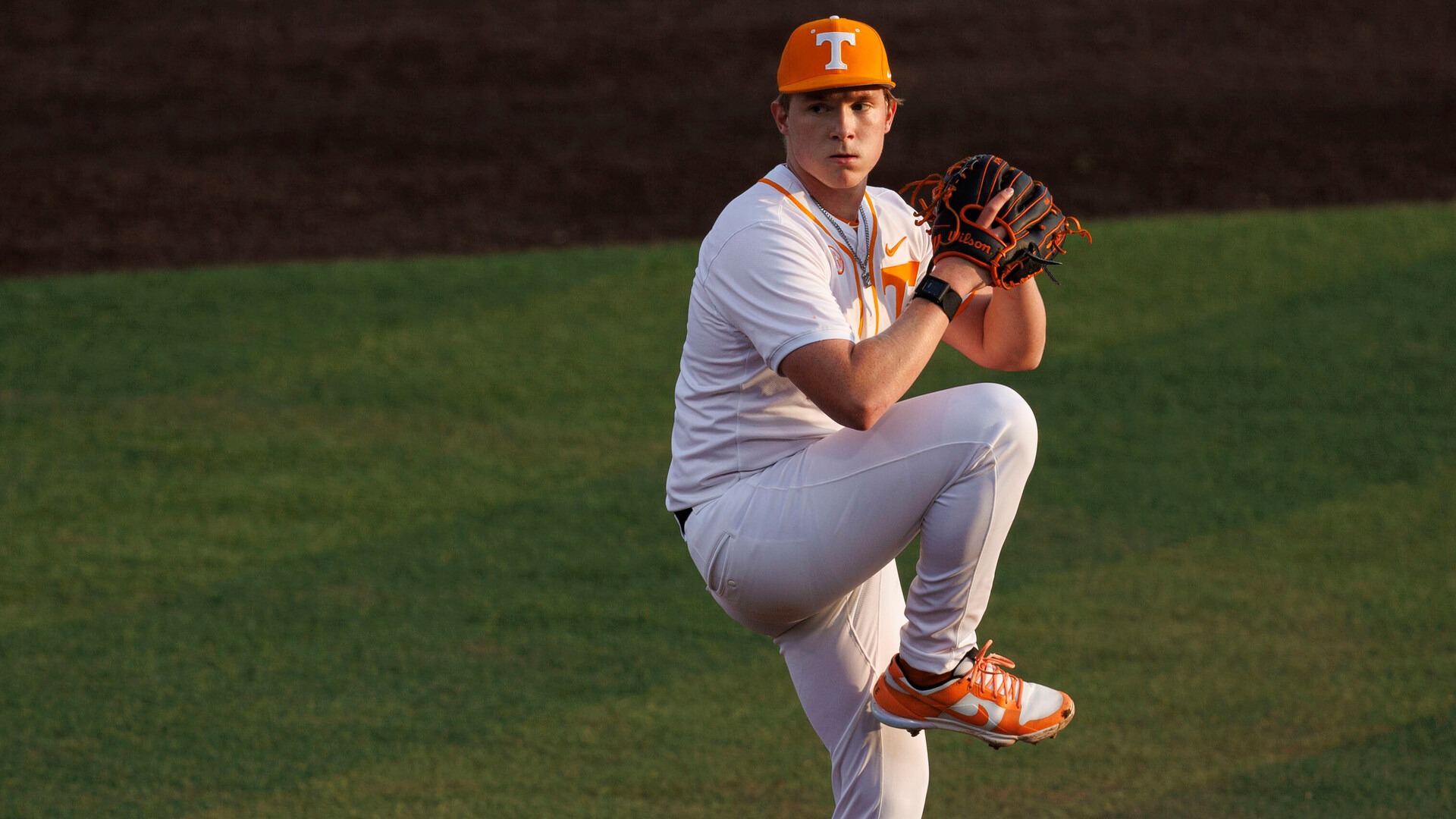 'Hate propaganda' flyers tied to the KKK found across East Tennessee ...