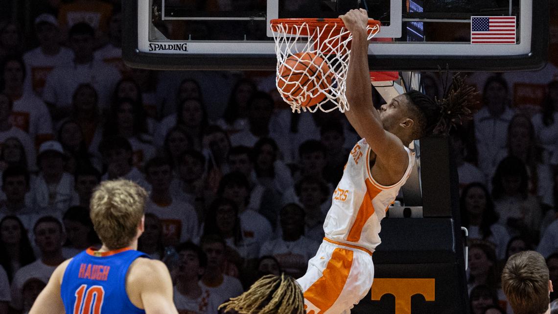 Vols rise to No. 4 in AP Top 25 Poll after defeating Florida without ...