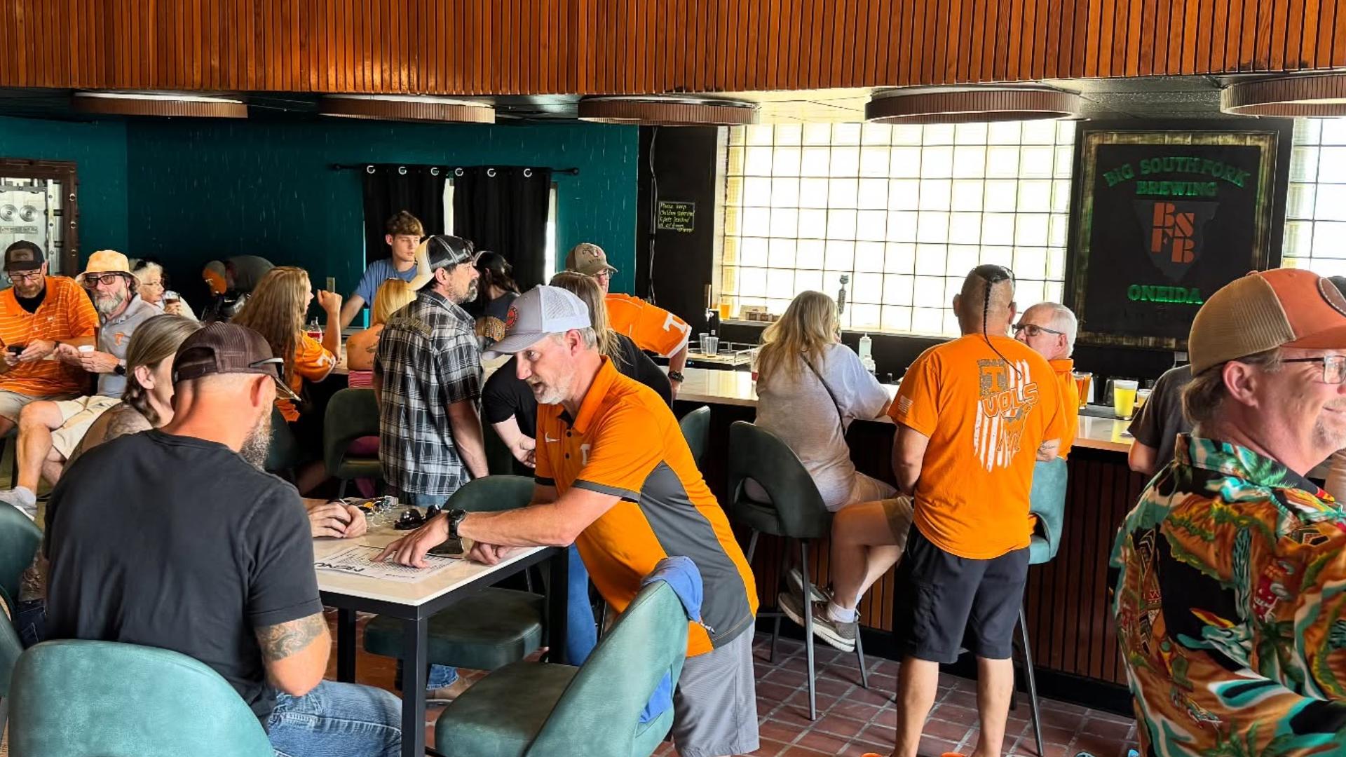 'A cheers moment' | Scott County's first taphouse opens after law ...