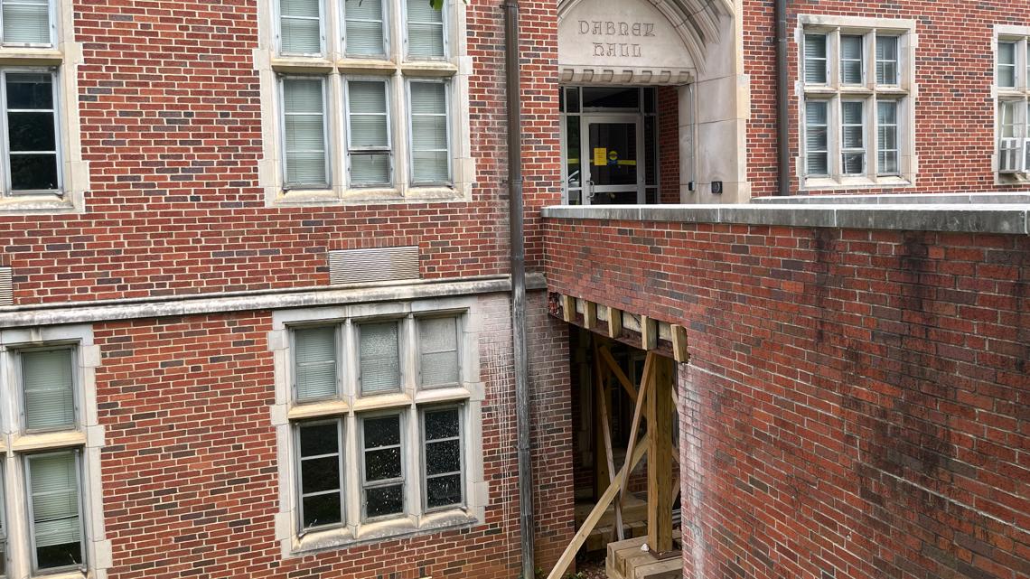 UT chemistry building closed for 'routine' clean-out of laboratory ...