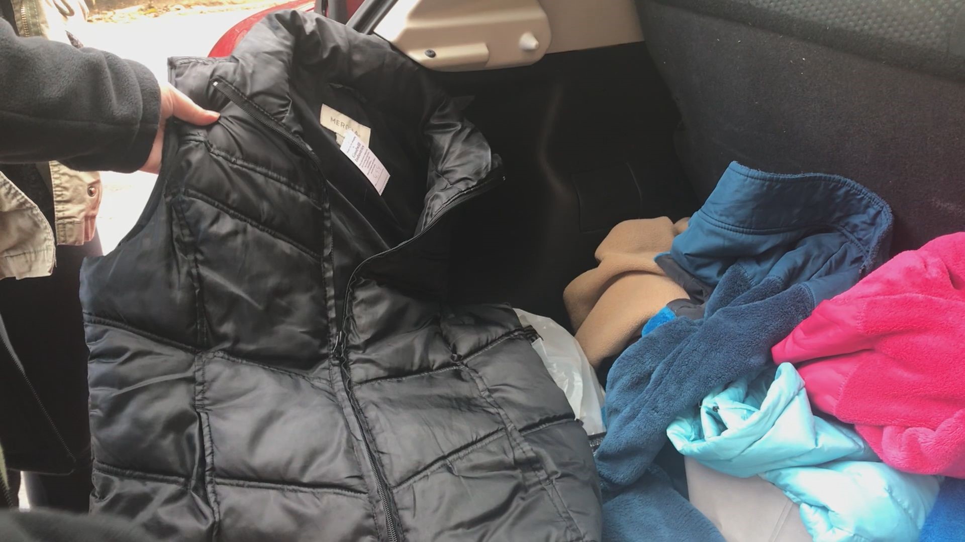Sevier County Ministry giving away coats to those in need | wbir.com