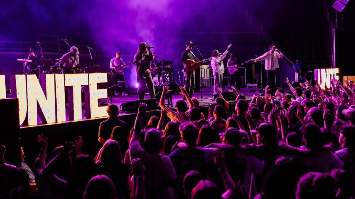 Unite US brings thousands of students to worship Jesus | wbir.com
