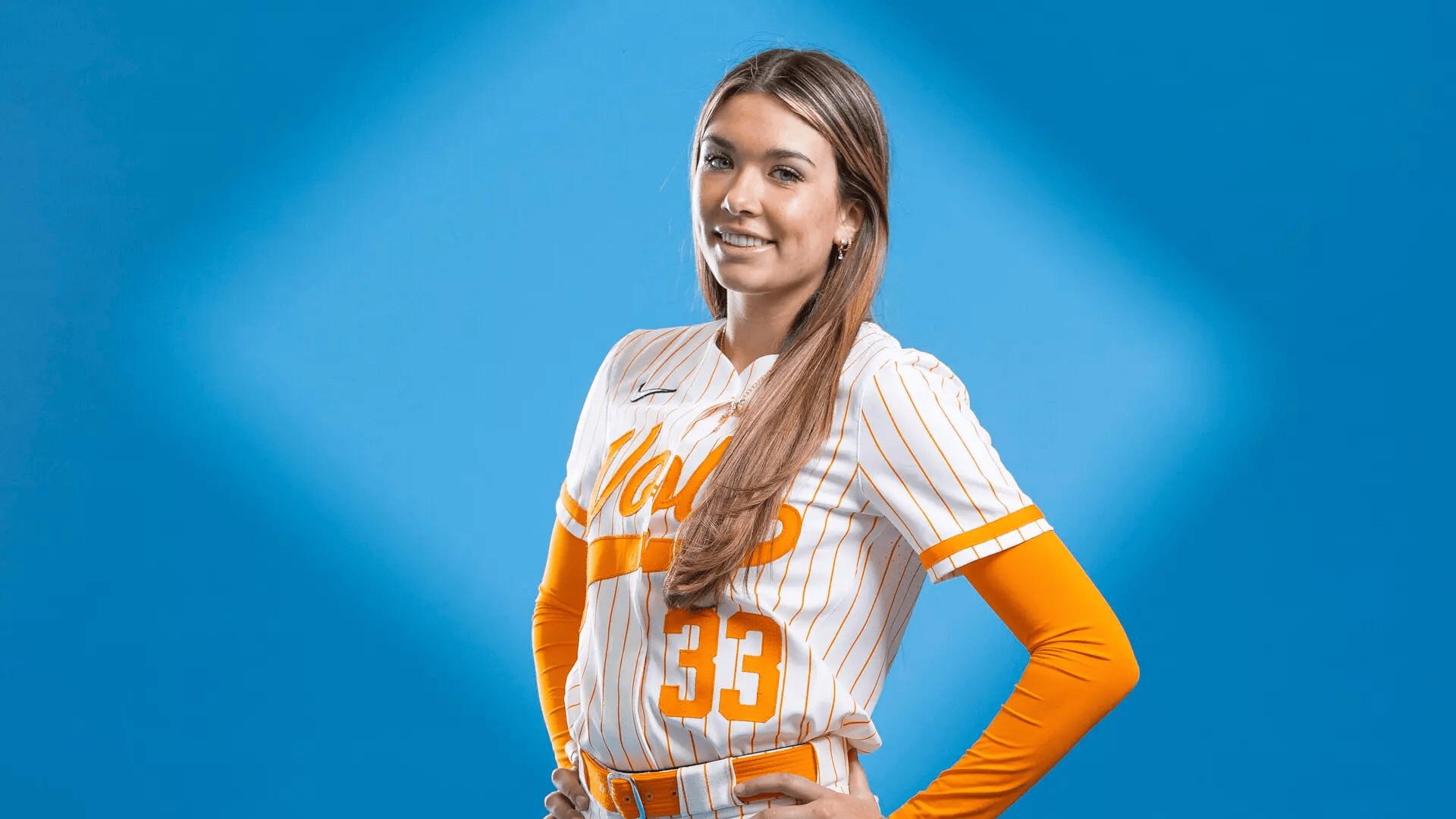Erin Nuwer throws no-hitter in Tennessee softball debut | wbir.com