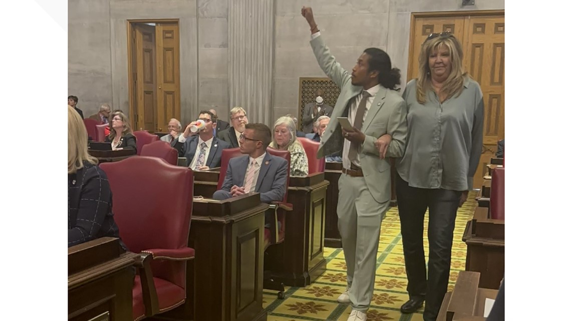 Justin Jones reinstated to Tennessee House seat | wbir.com