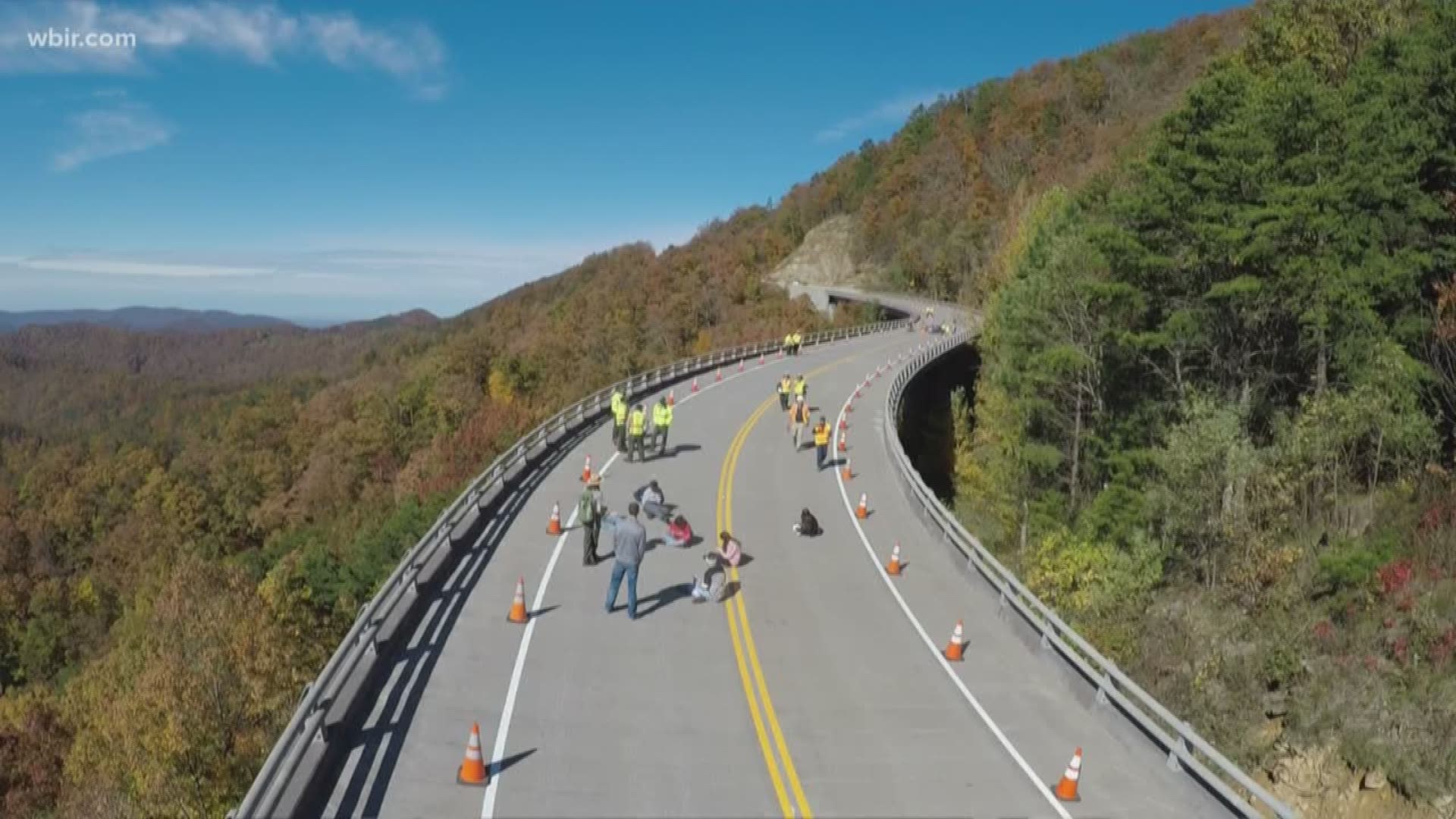 Students get sneak peak of 'missing link' bridge | wbir.com
