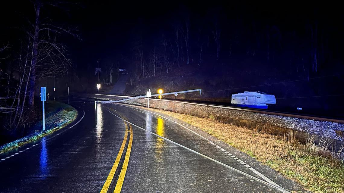 HUB: Broken TVA pole causes Harriman area power outages | wbir.com