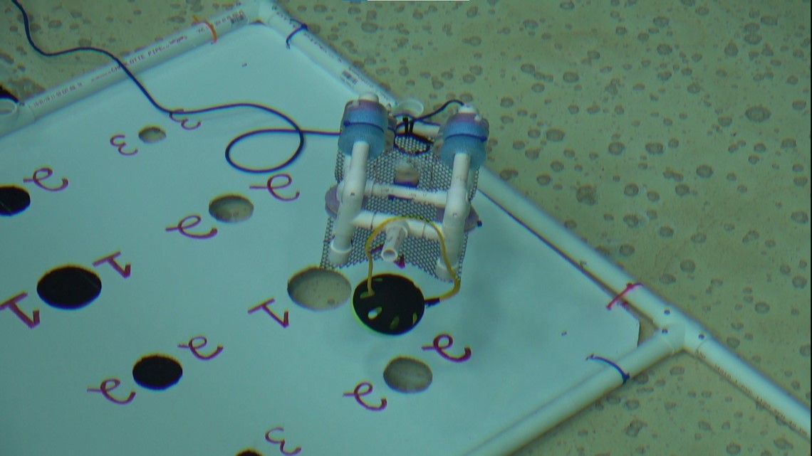 Oak Ridge students compete in remote-operated underwater drone ...