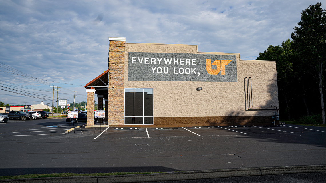 New 'Everywhere You Look, UT' mural comes to Sevier County | wbir.com