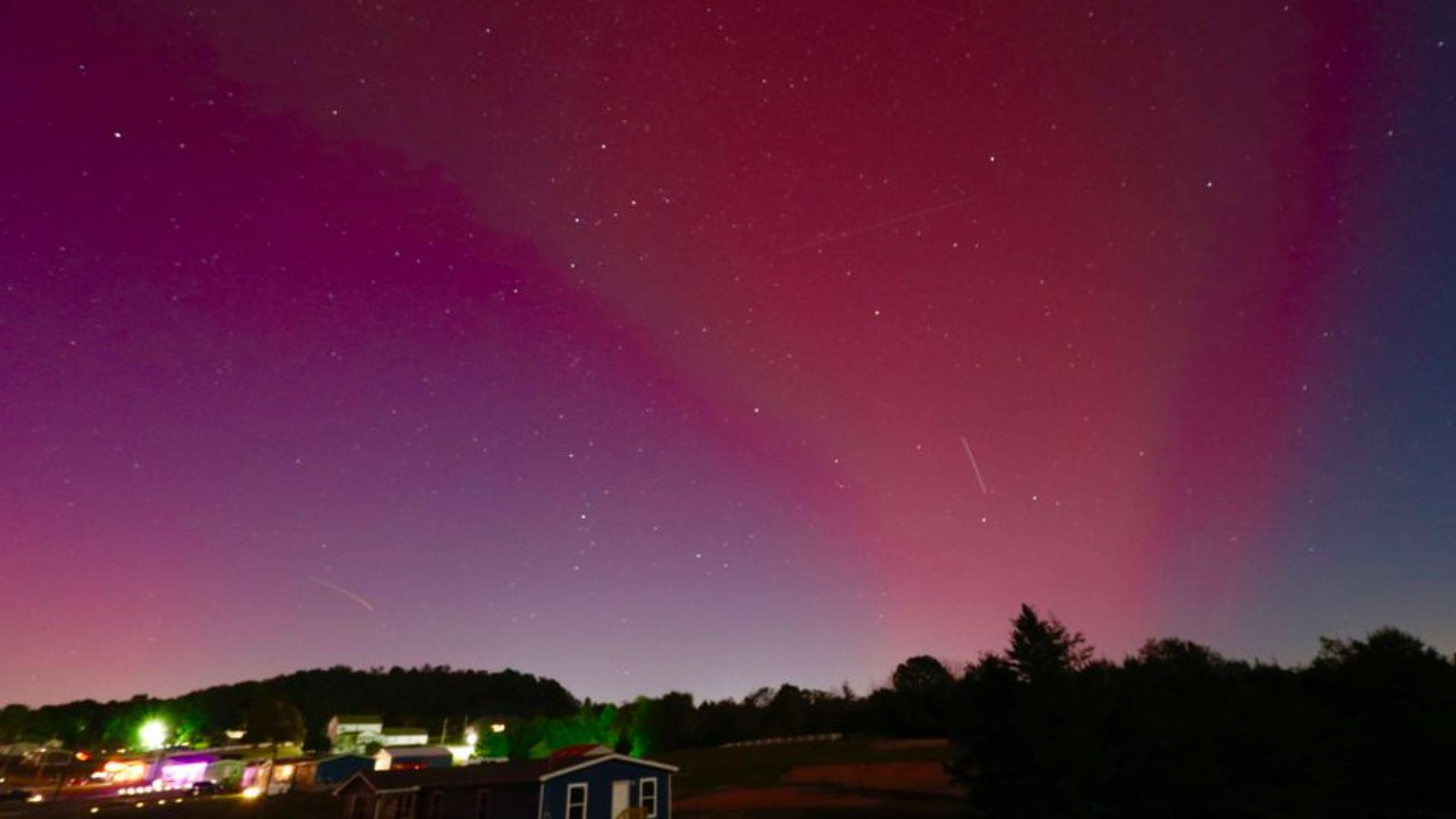 Northern Lights spotted in East Tennessee, bringing dazzling light show ...