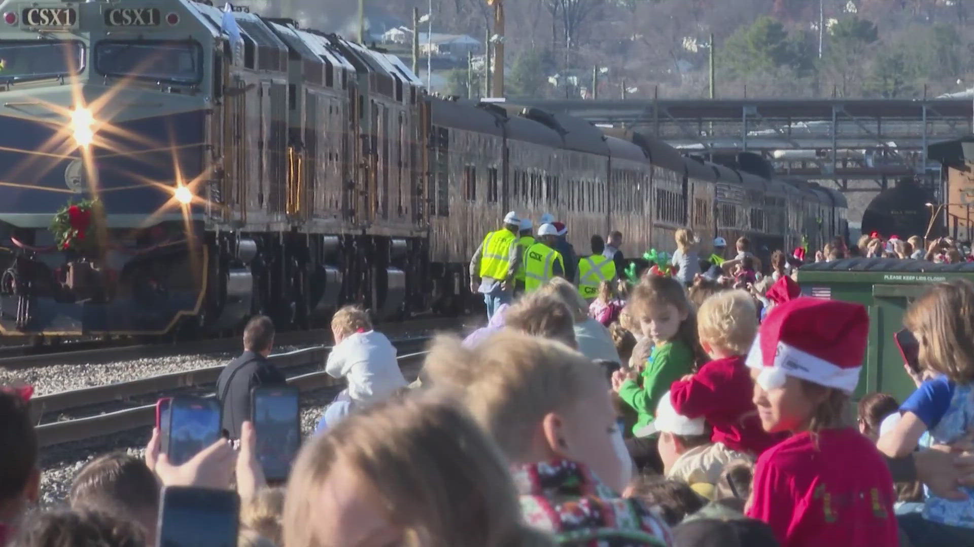 CSX Santa Train rolled through Appalachia | wbir.com