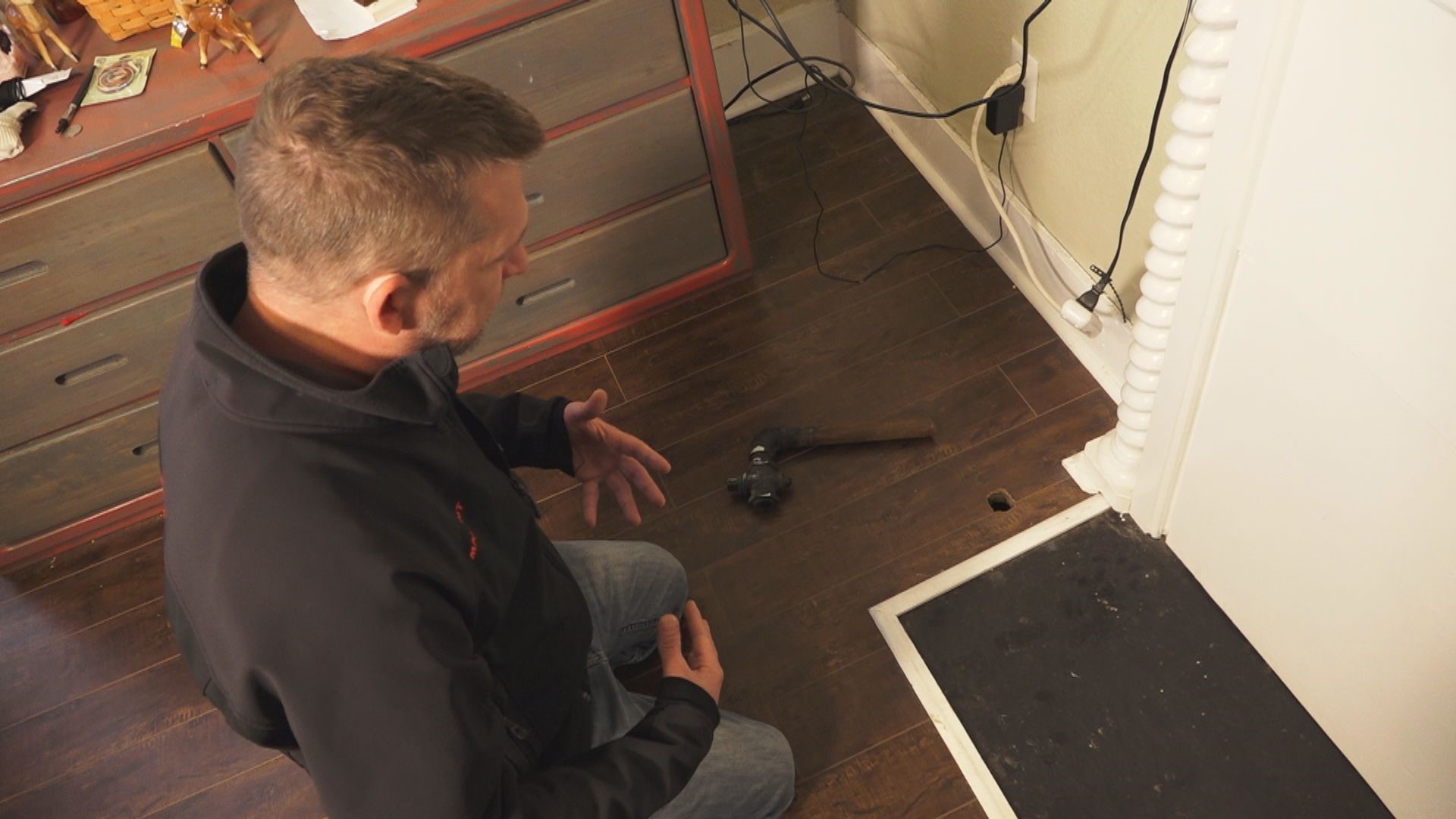 Man finds half-dressed intruders with meth chemicals in crawl space ...