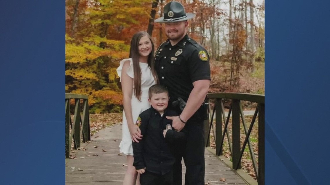 Family of fallen Kentucky police officer gets scholarship in his honor ...