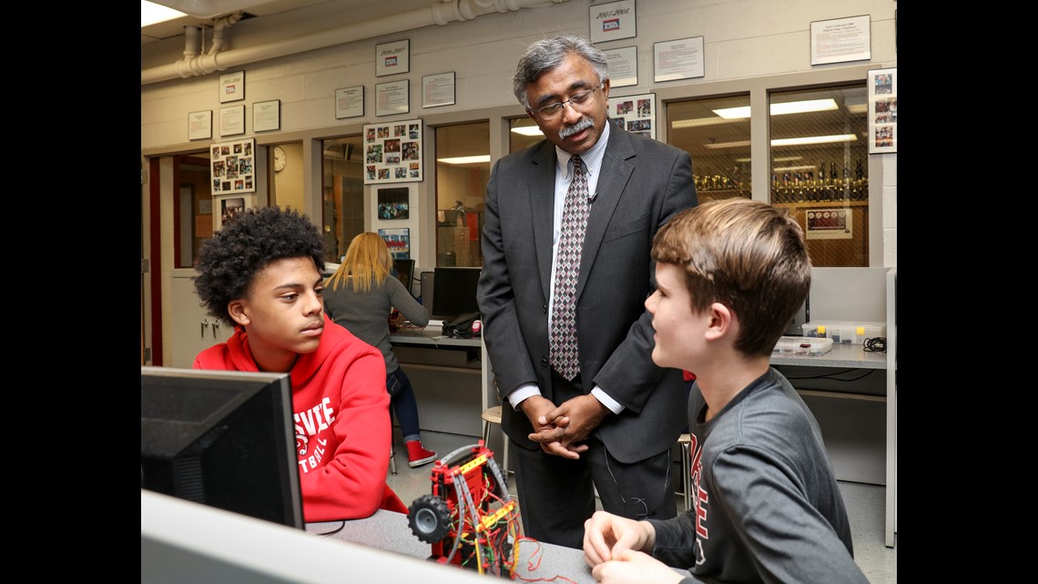 ORNL's Thomas Zacharia reflects on career ahead of retirement | wbir.com