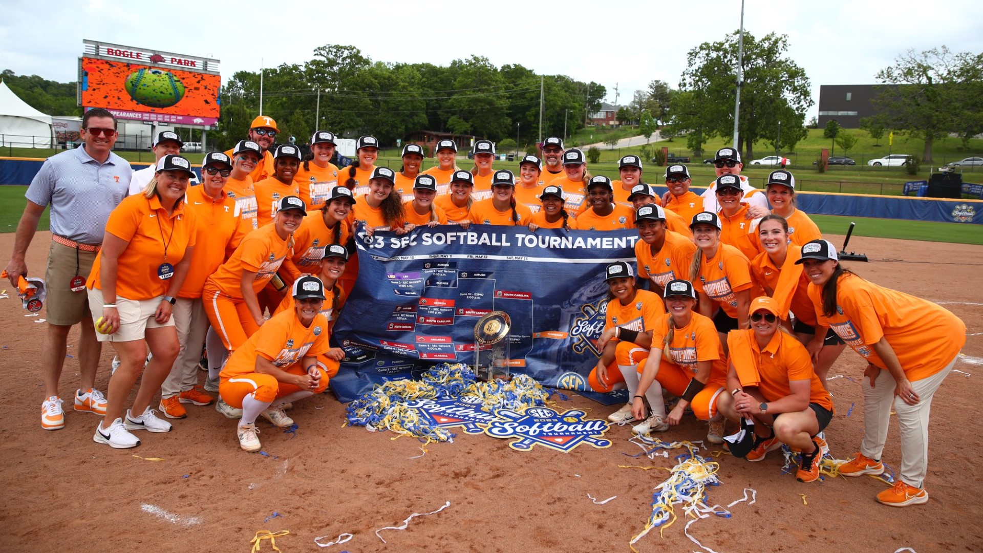Tennessee softball defeats South Carolina to win SEC tournament | wbir.com