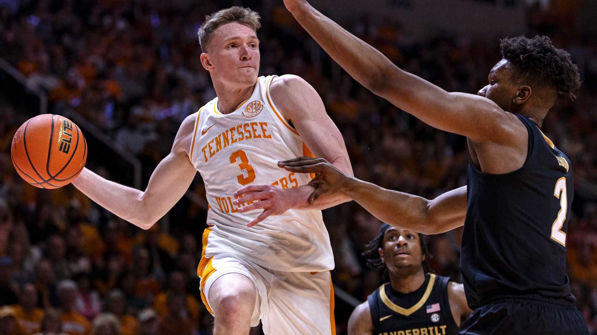 No. 8 Tennessee men's hoops dominates Vanderbilt, 88-53 | wbir.com