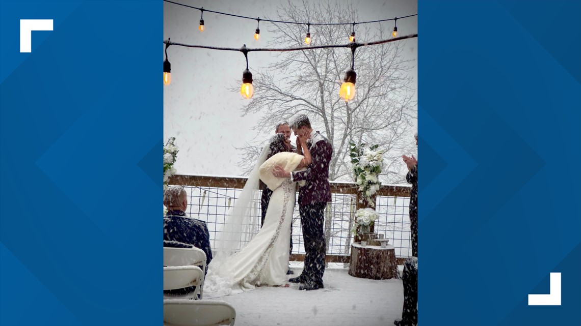 Couple gets married during Friday's snowfall | wbir.com