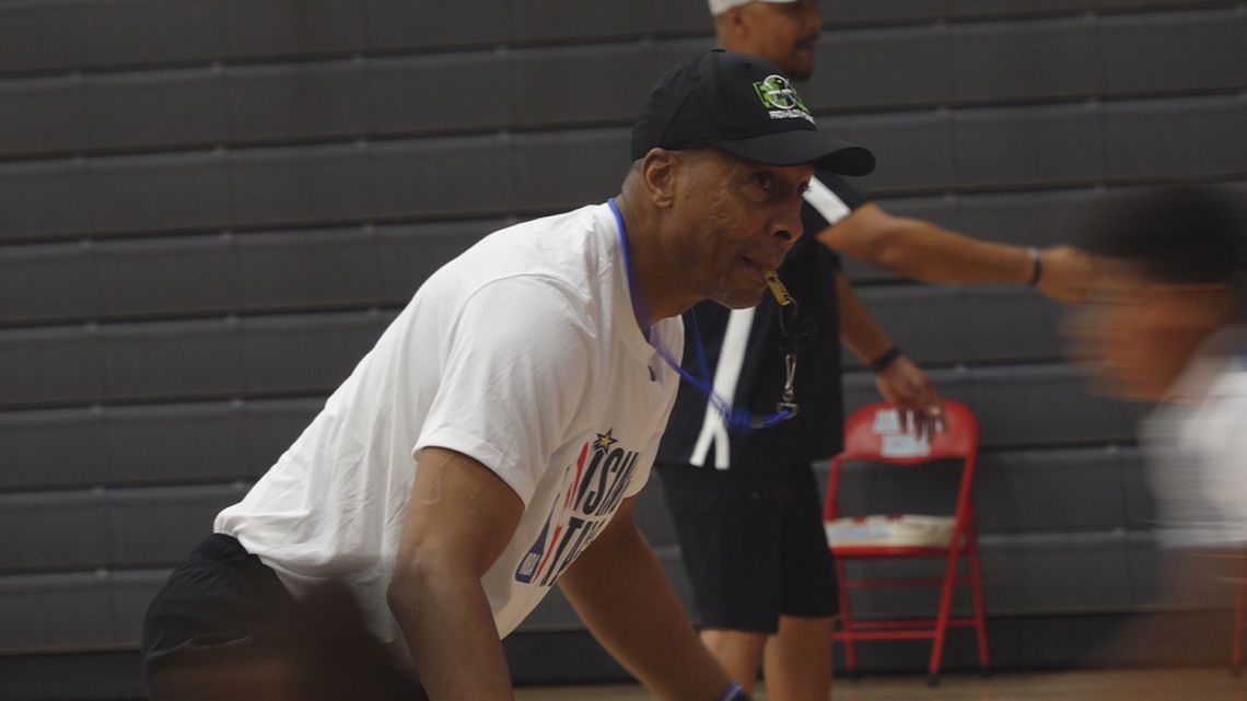 NBA assistant coach Elston Turner gives back at alma mater | wbir.com