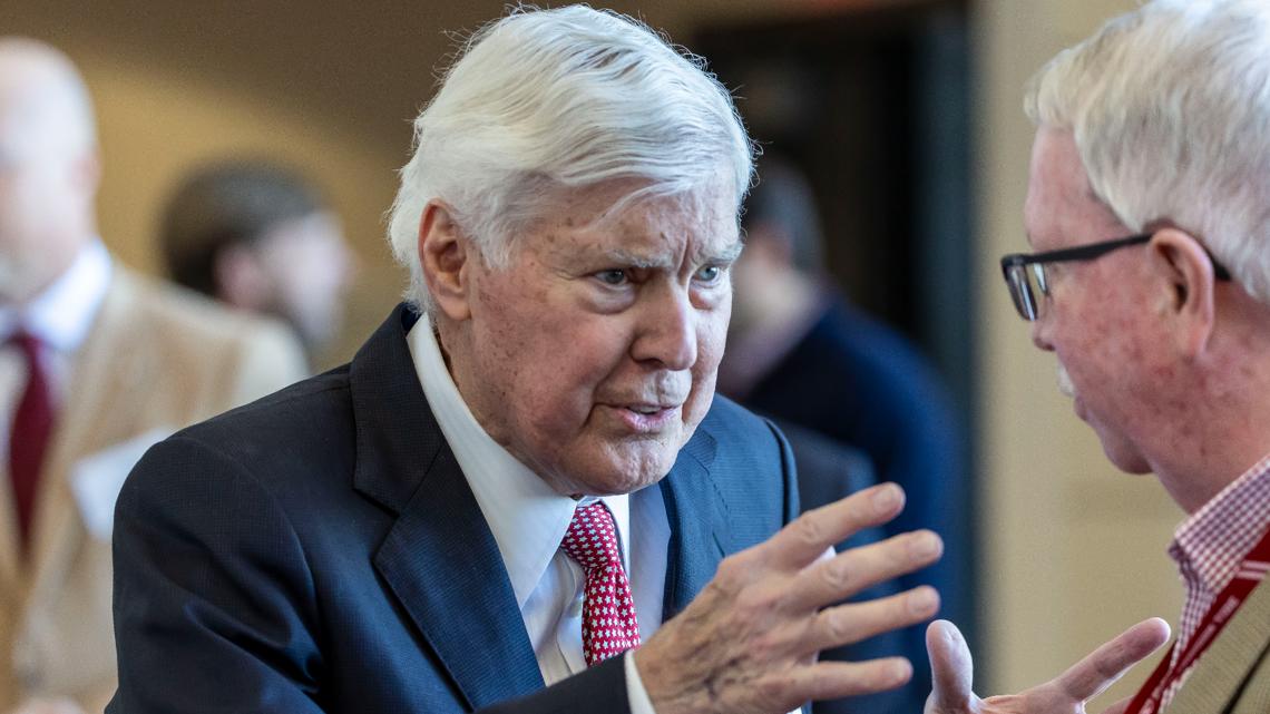 'Not only a great coach, but a great person' || Former UT football ...