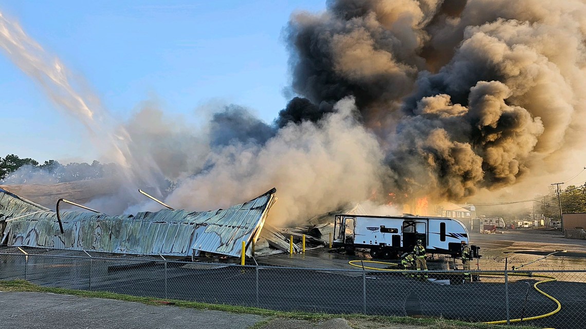 Chattanooga Fire Department and mutual aid respond to commercial fire ...